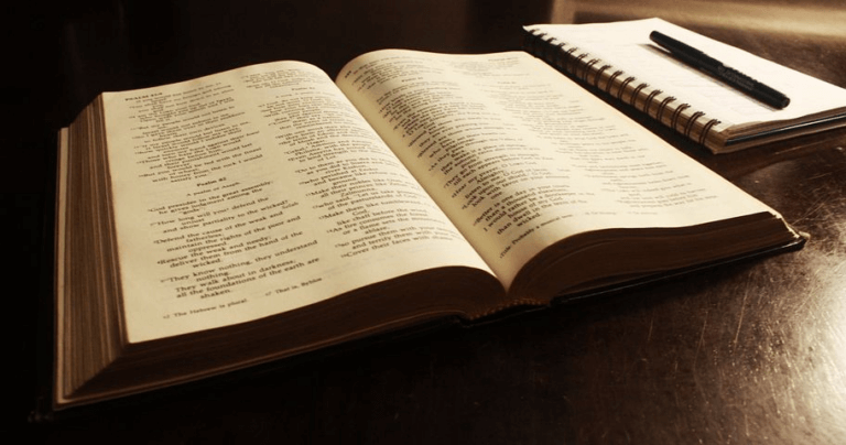 What does Onyx symbolize in the Bible? - Christian Faith Guide