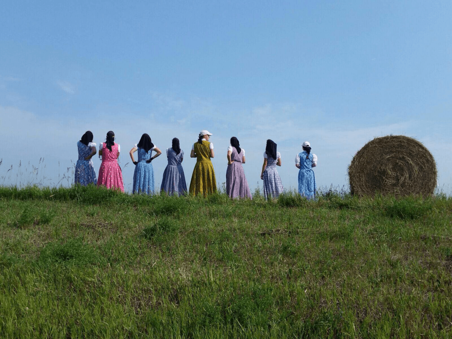 Mennonites vs. Hutterites - Christian Faith Guide