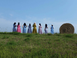 Mennonites vs. Hutterites - Christian Faith Guide