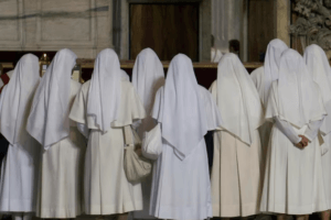 What do nuns wear on their heads? - Christian Faith Guide